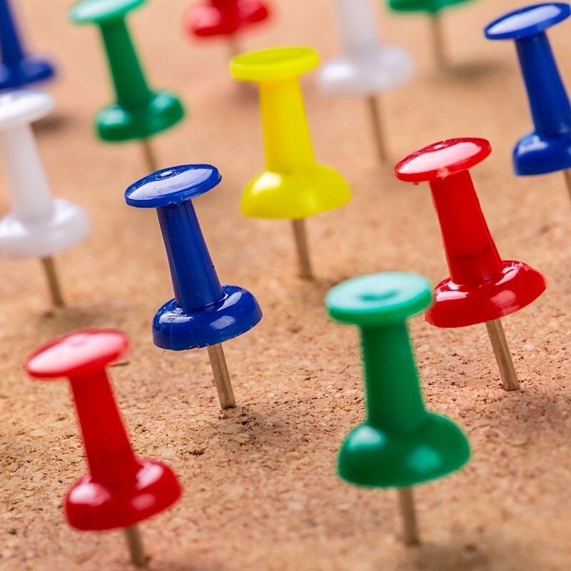 Chincheta tipo pin para usar en corchos, tablones de anuncios