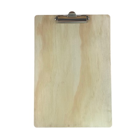 Carta menú restaurante en madera clara y elegante estilo nórdico.